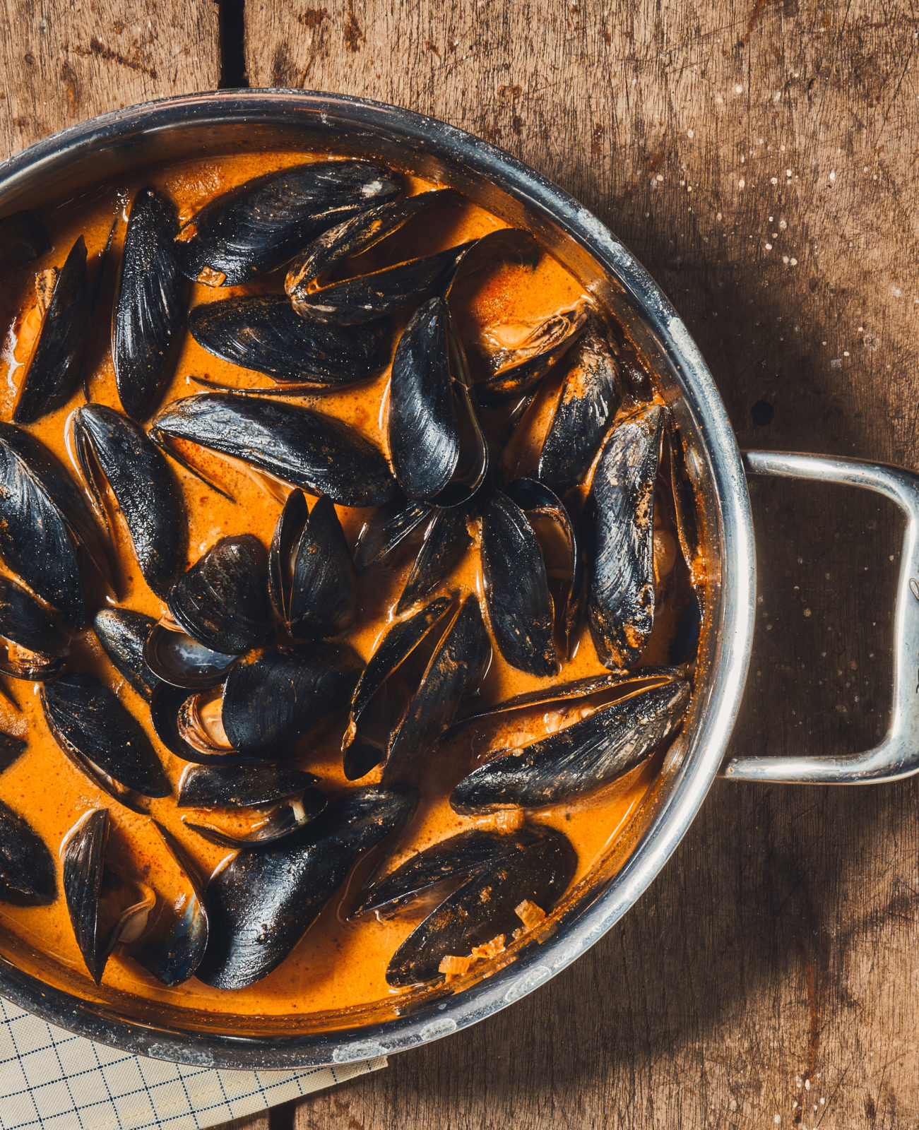 Thai Spiced Coconut & Black Garlic Mussels | My Lavender Blues
