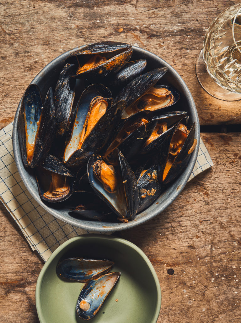 Thai Spiced Coconut & Black Garlic Mussels | My Lavender Blues